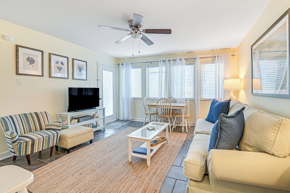 Beach & Pool Access: Resort-style Myrtle Beach Gem - Surfside Beach, SC