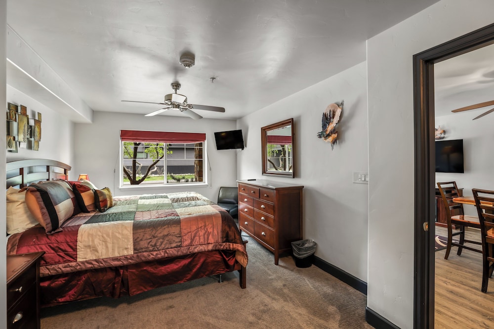 Adventure Awaits at First Tracks 4101 – Comfortable Condo with Resort ...