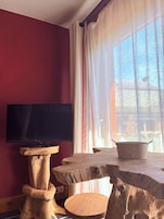 Deluxe Double Room with Shower | Cortinas/cortinados opacos, Wi-fi grátis, roupa de cama fornecida 