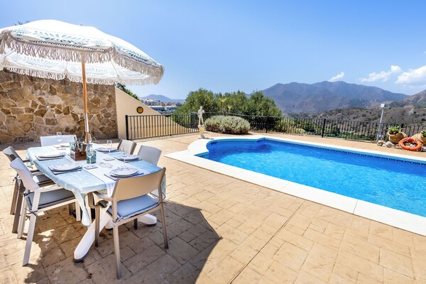 Stunning Golf Villa With Pool And Stunning Views - Costa del Sol