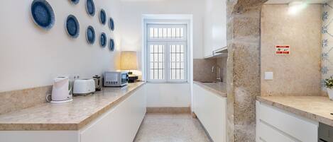 Apartamento, 3 quartos | Cozinha privada | Torradeira