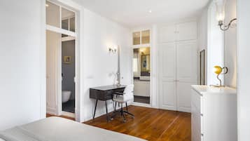 Apartamento, 1 quarto | 1 quarto, escrivaninha, ferros/tábuas de passar roupa, Wi-Fi de cortesia