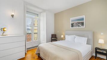 Apartamento, 1 quarto | 1 quarto, secretária, ferro/tábua de engomar, Wi-fi grátis