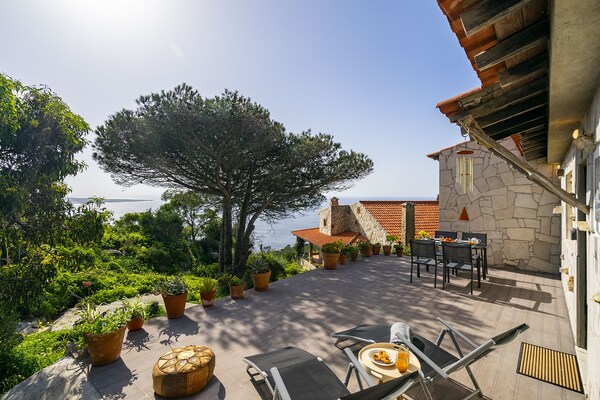 Wilderness Escape: Secluded Haven For Remote Work - Colares