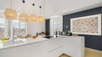 Dúplex, 4 quartos | Cozinha privada | Uma chaleira elétrica, uma torradeira