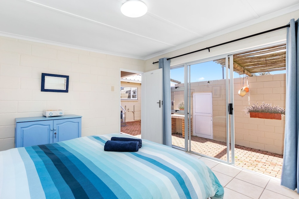 Kabeljou 6 - Four Bedroom House, Sleeps 8 - Langebaan