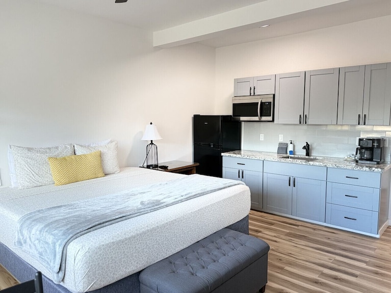 Waena Inn Unit 5 Newly Renovated Maui Private Suite - Maui, HI