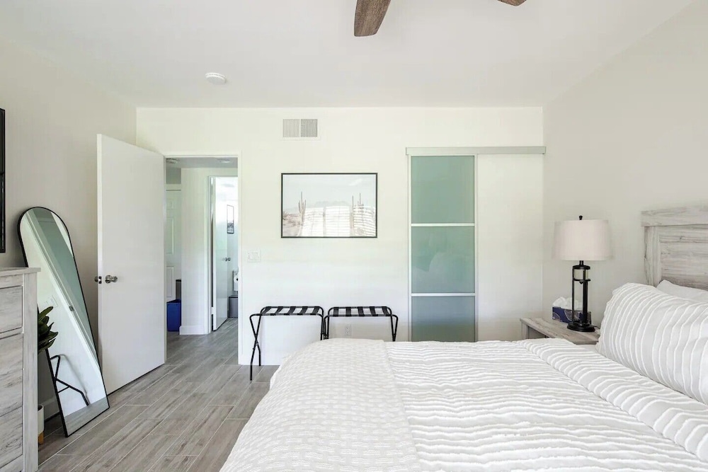 Fully Stocked 1-bedroom Condo With Ac, King Bed, Patio, Pool/hottub Access - Palm Desert, CA