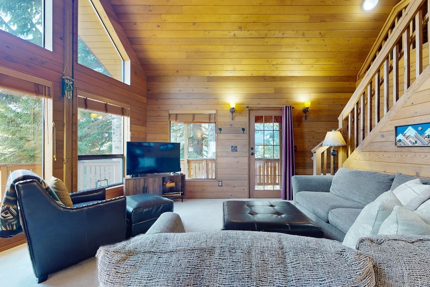Family-friendly Ski Cabin With Private Hot Tub, Mountain And Slope Views, Wifi - Snoqualmie Pass