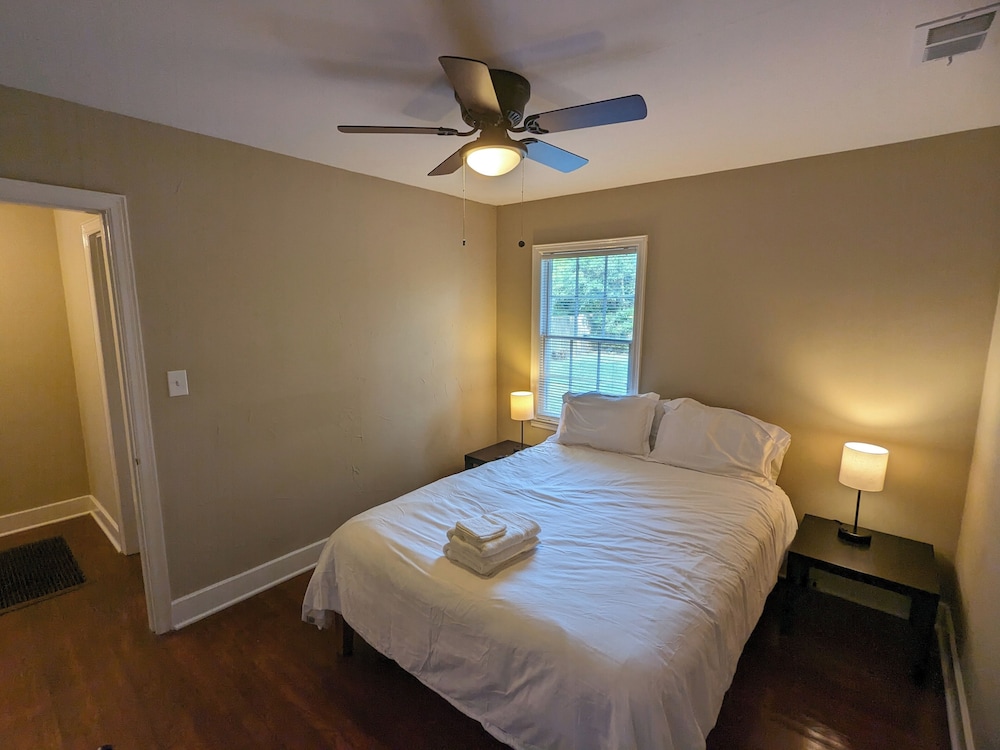 Cozy 2br Retreat In Midtown Jackson - Jackson, TN