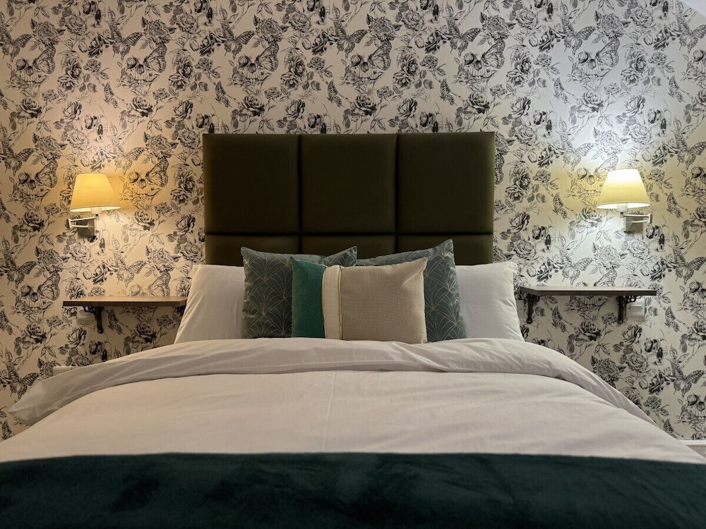 Class Stays - Room 2 - Shrewsbury