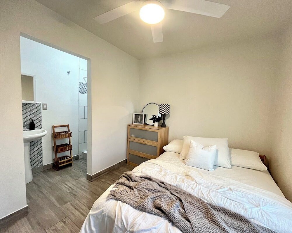 Centrally located 2 bed 2 bath house zens 6 - Phoenix | Vrbo