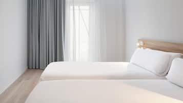 Quarto duplo | Cofres nos quartos, escrivaninha, cortinas blackout, Wi-Fi de cortesia