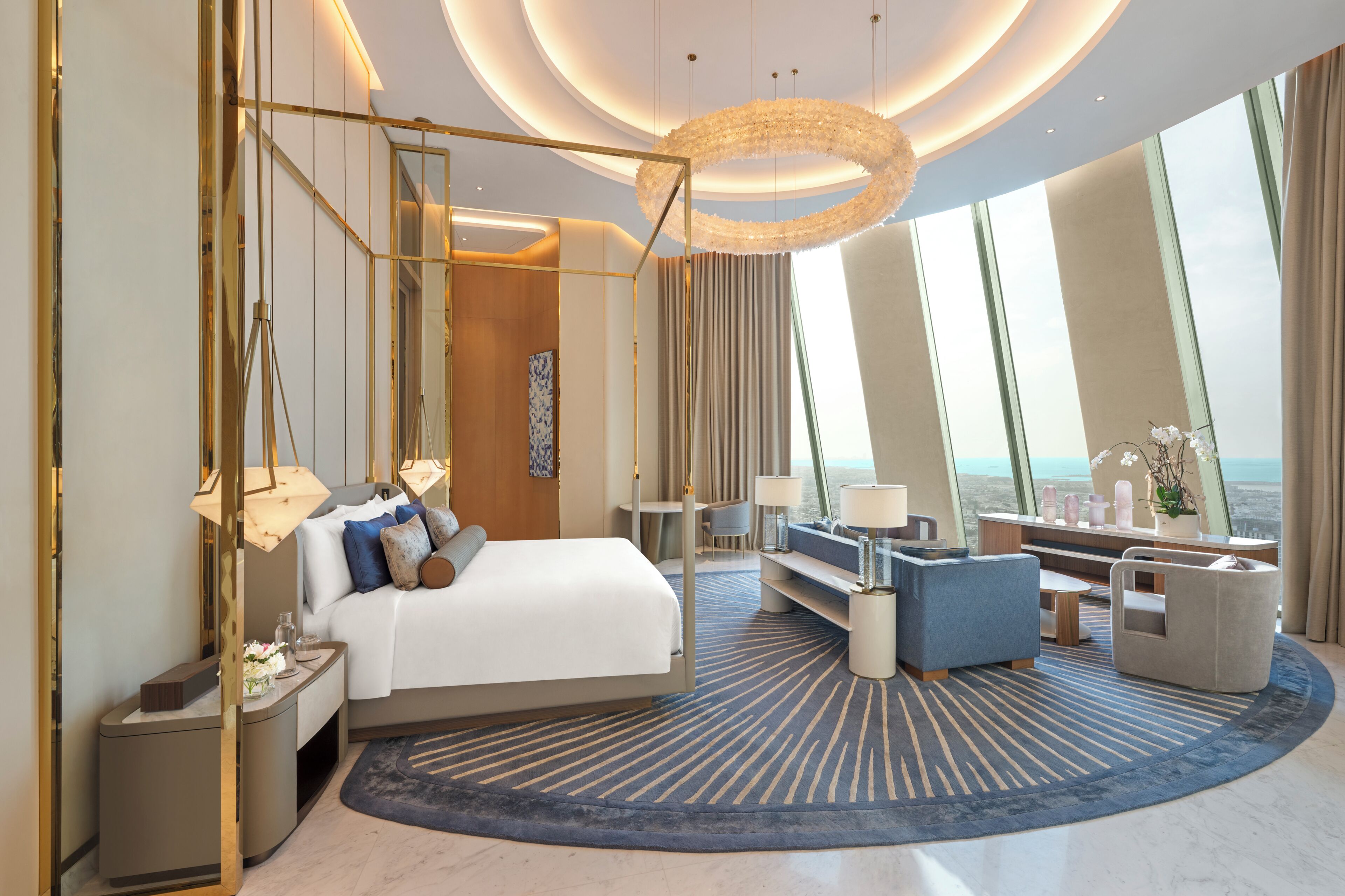 Cobertura real | Cofres nos quartos, espaço de trabalho para notebook, cortinas blackout