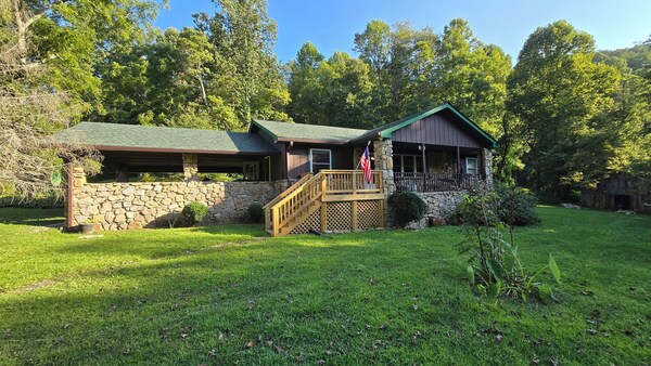 Yellow Creek Cabin - Chilhowee Lake, TN
