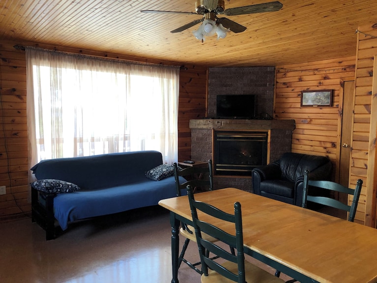 Sandy Shore Cottages Lake Front Loft #6, Sauna - Ontario