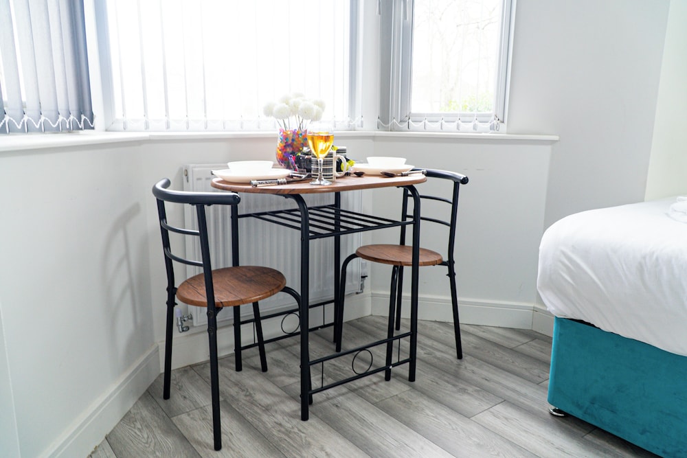 Central Twin Bed Flat - Cardiff