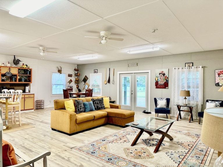 Cozy 2- Bedroom, Full Bath Guest House On Working Farm, 1 Mile To Racetrack. - Alabama