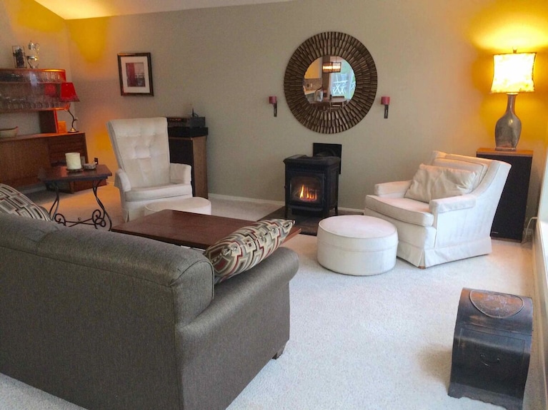 Waterfront 3 Bedroom With Kayaks, Dock & Bikes! - Orcas Island, WA