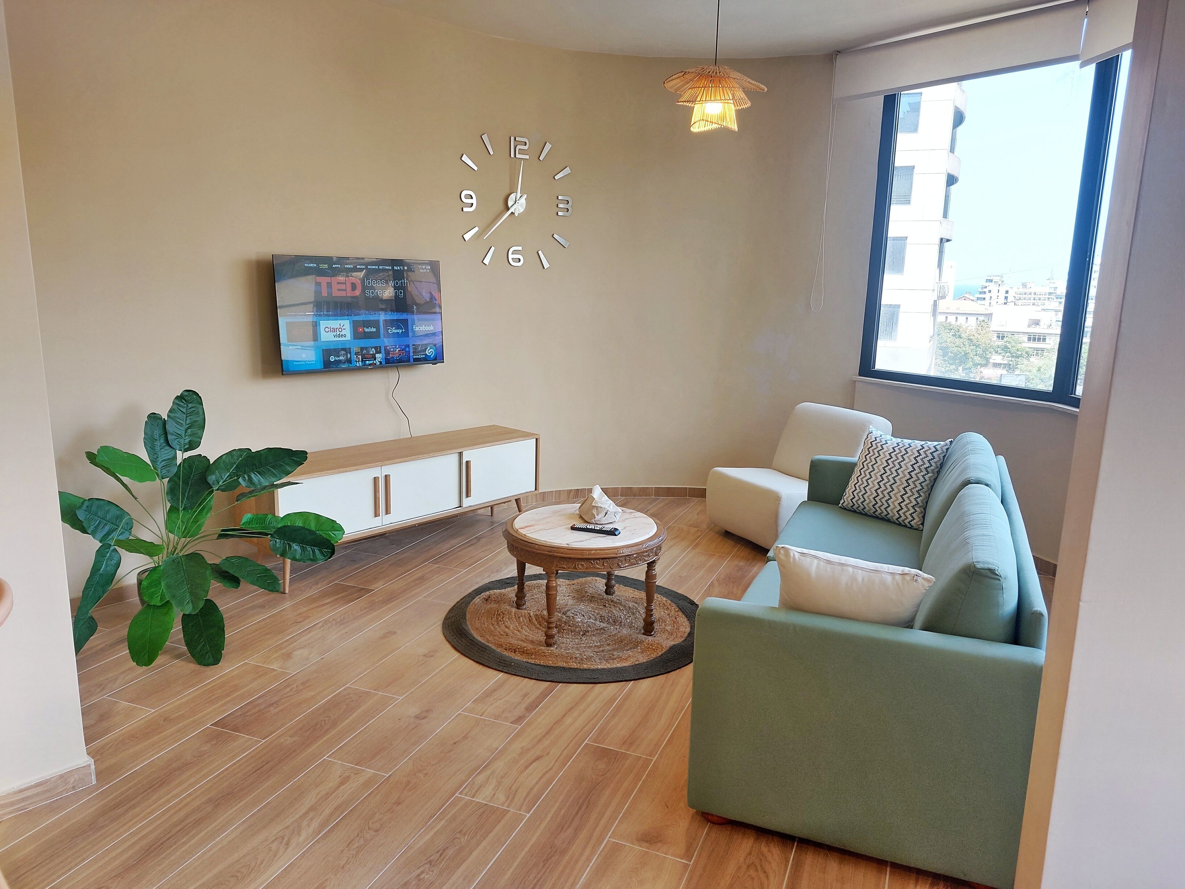 Rita's Sunlit Corner Apt - Near Abc Mall - Beirut