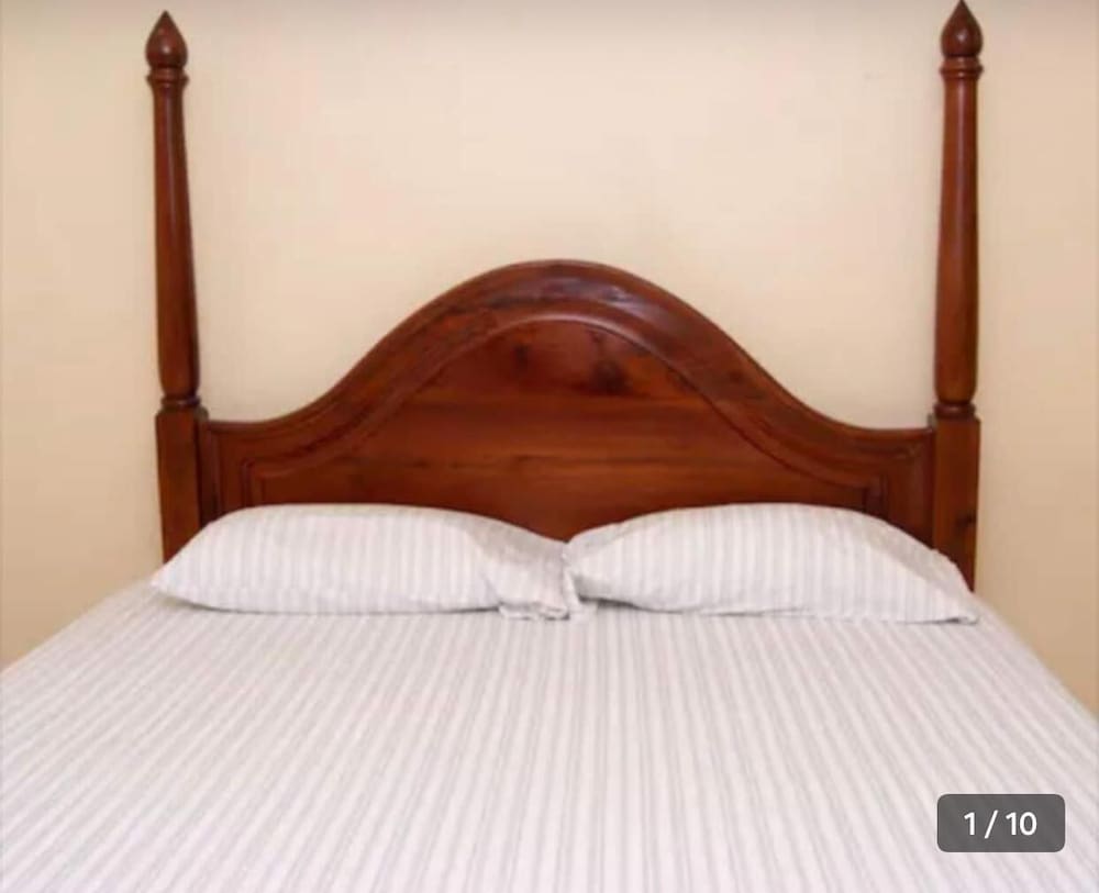 Cozy House In Charming Montego Bay With Ac, Wifi And All Other Amenities. - Montego Bay