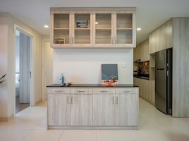 Apartamento Deluxe, 2 quartos, Vista para a cidade | Sala de estar