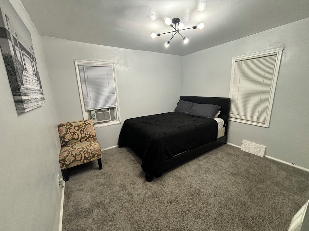 Charming 2-bedroom House With Wifi And Ac In Wonderful Detroit - Dearborn, MI