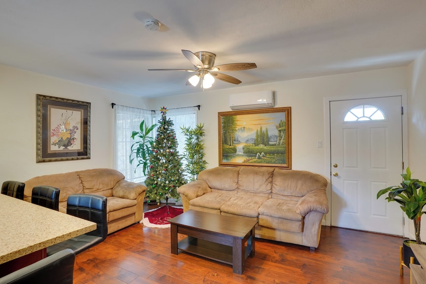 5 Mi To Coast: Centrally Located Long Beach Home! - San Pedro - Los Angeles