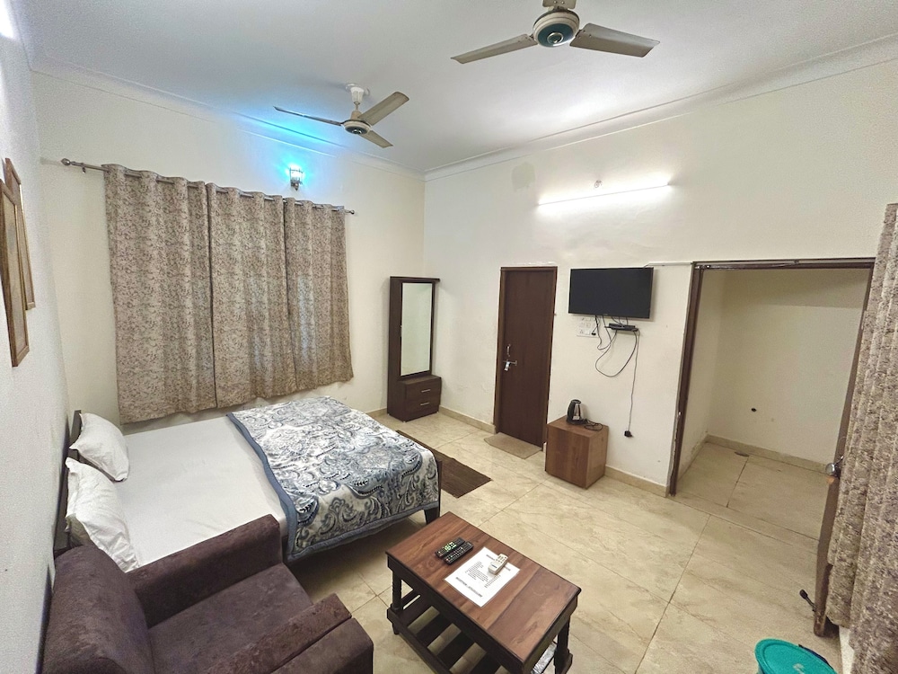 Krishnam Guest House - Gwalior