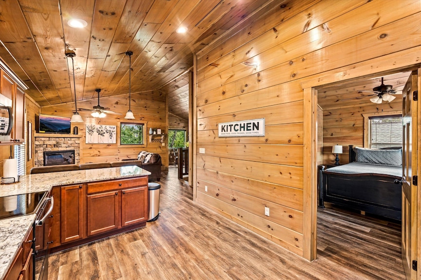 Special! Hot Tub | Game Room | Pool | Resort - Pigeon Forge