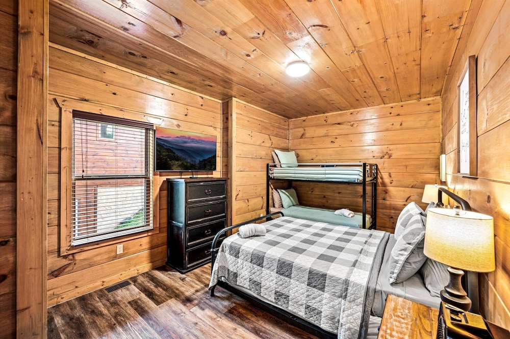 Pet Friendly!  Hot Tub | Game Room | Pool | Resort - Gatlinburg