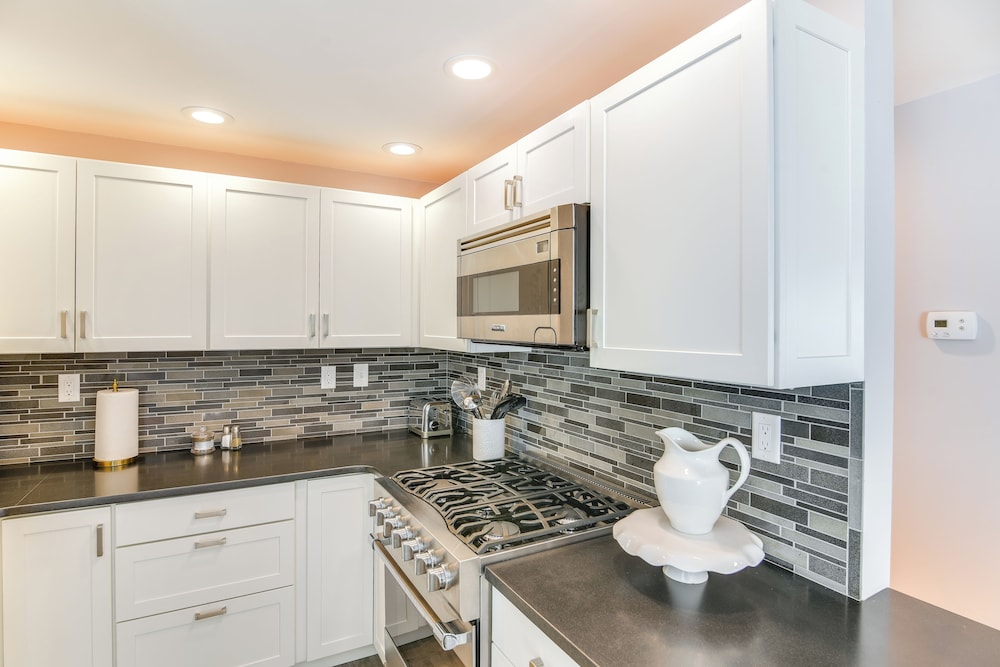 Coastal-modern Home < 3 Mi To Charlestown Beach! - Charlestown, RI