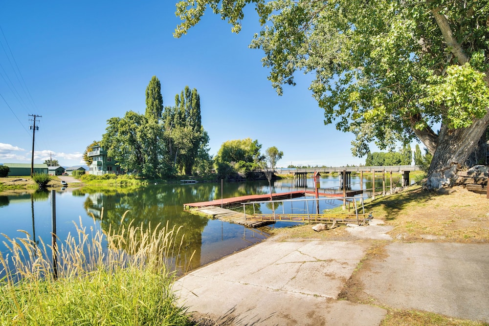 Riverfront Resort Cabin ~ 21 Mi To Crater Lake! - Oregon