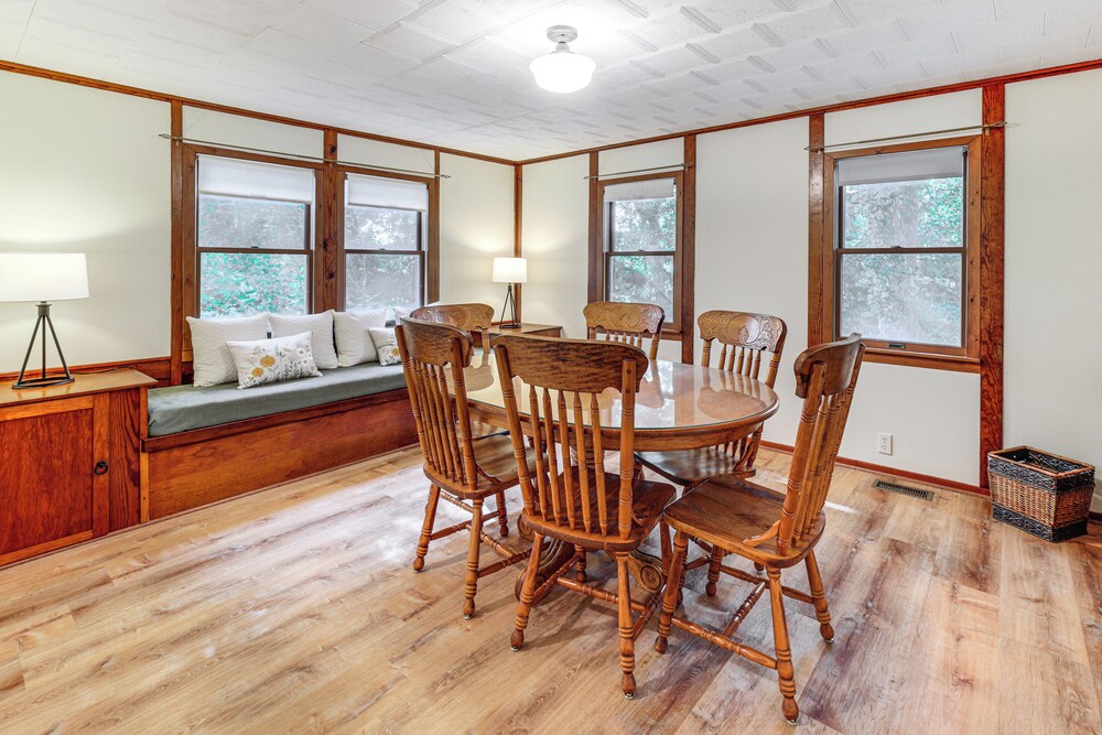 Secluded Crown Point Haven Near Golfing & Parks! - Cedar Lake, IN