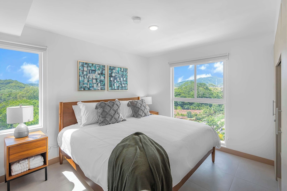Upstay: Contemporary 3BR Condo w Pool—Jaco Beach - Jacó | Vrbo
