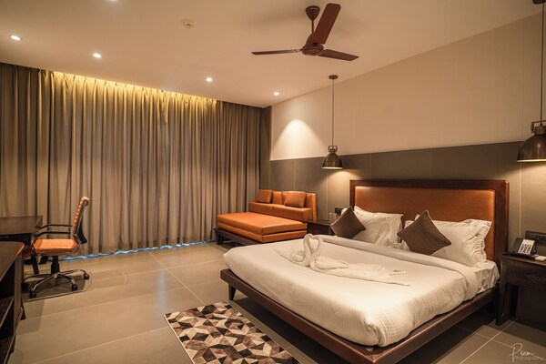 Hotel Omaya Garden - Raipur