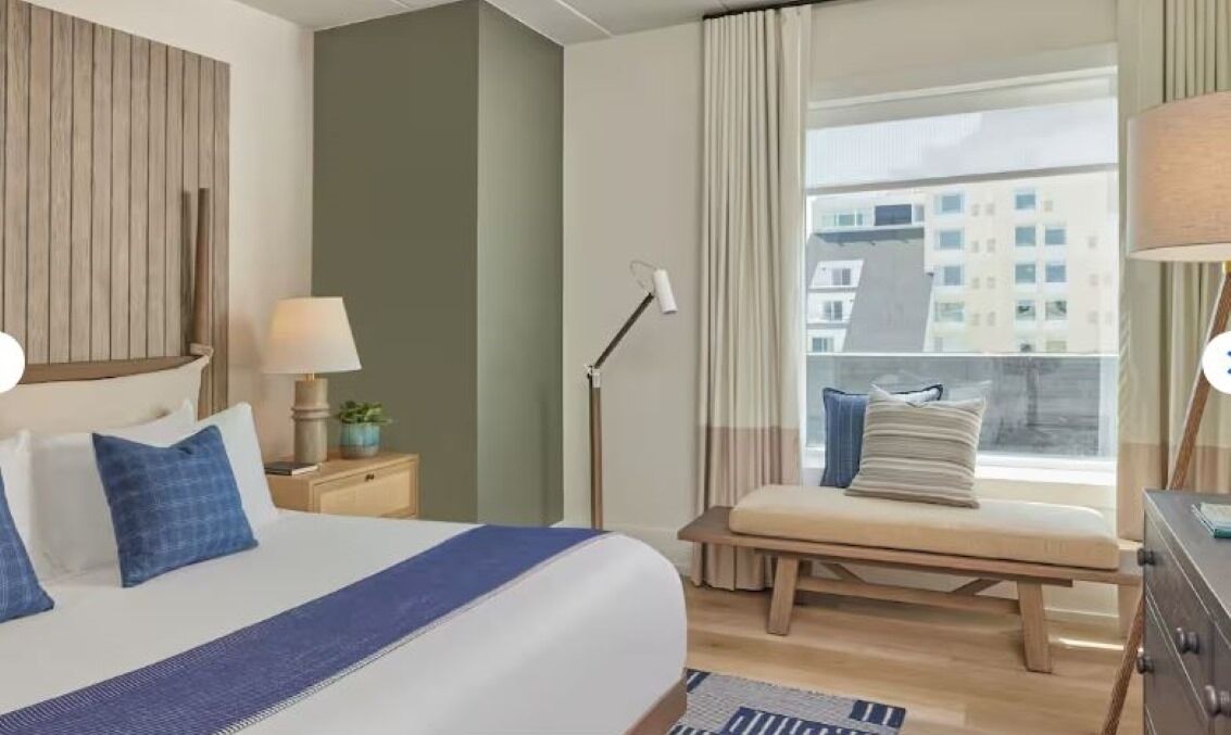 Historic Downtown Retreat | Resort With Scenic Water View | Outdoor Pool - Newport, RI