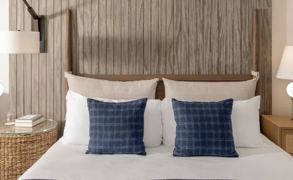 Scenic Newport Escape Offering Water Views & Multiple Dining Options | 2 Units - Newport, RI