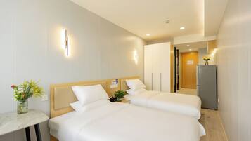 Quarto Twin Empresarial, Vista para a cidade | Cortinas/cortinados opacos, quartos insonorizados