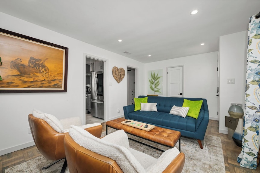 Charming 3 Bedroom Cottage With Ac And Wifi In Superb Long Beach Location. - Long Beach, CA