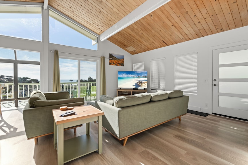 Gorgeous Hillside Home With Ocean Views! - Miramar Beach, Half Moon Bay