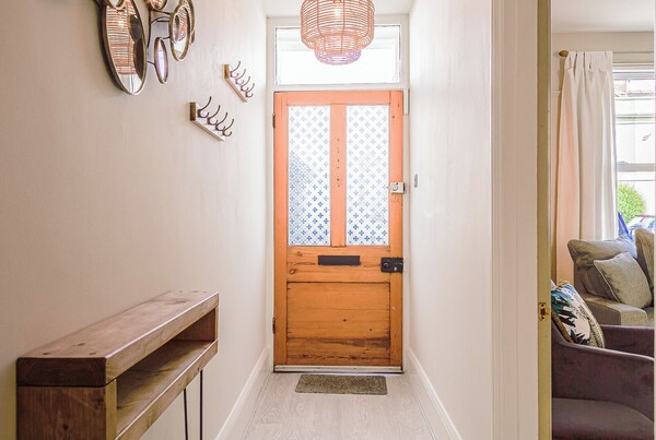 Stunning Townhouse With Large Garden - Cheltenham