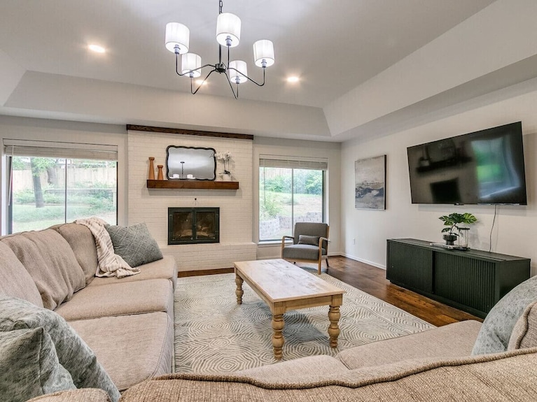 Tranquil Updated 3bed Pool Home - Edmond, OK