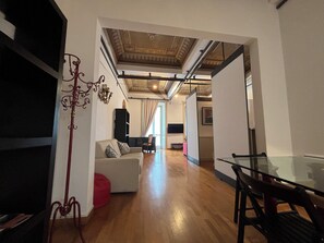 Estúdio, vista para a cidade | Área de estar