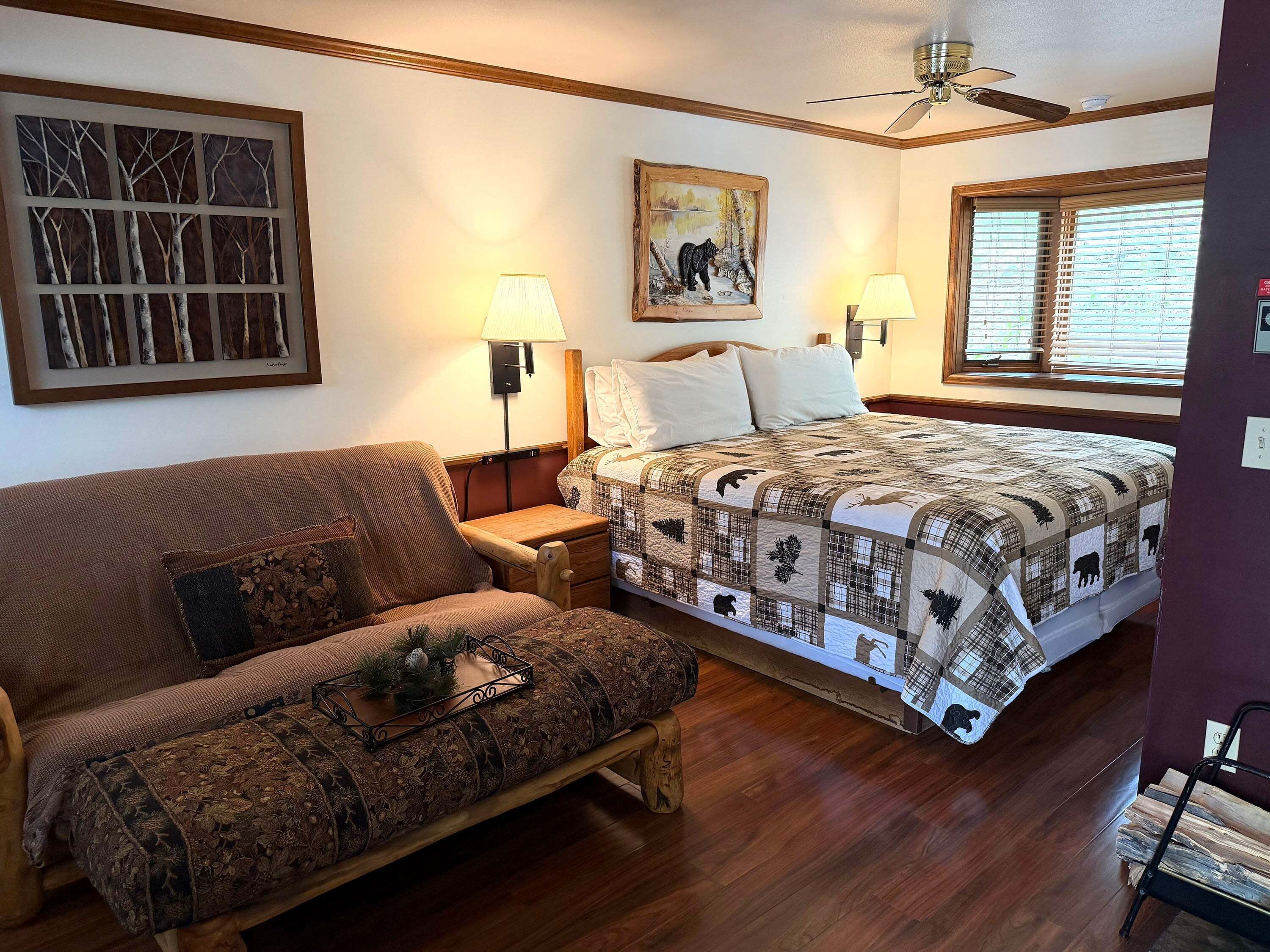 Studio With K Bed & Wood Burning Fireplace - Estes Park, CO