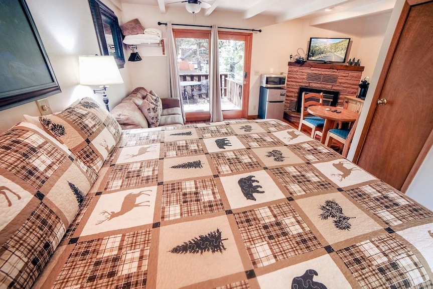 Studio With King Bed, Fireplace, And Deck With Bbq Grill - エステス・パーク, CO