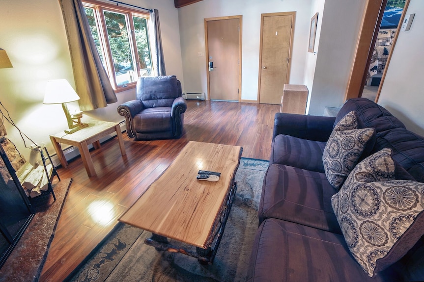 King Bed Duplex Cabin With Personal Hot Tub On Oversized Deck - Estes Park, CO