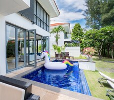 2 piscinas exteriores 