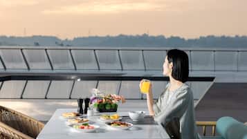 Café da manhã com buffet diário (CNY 108 por pessoa)
