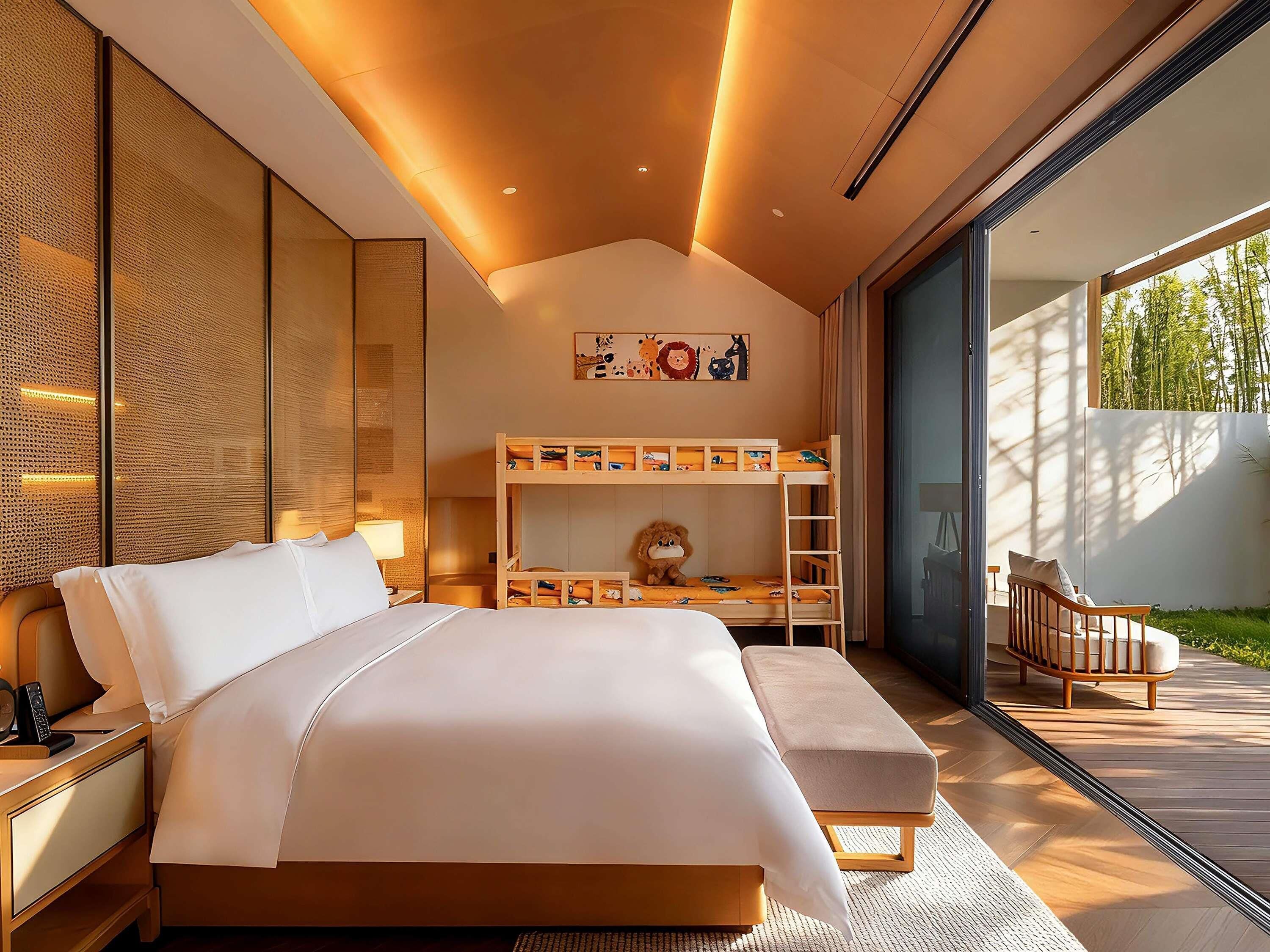 Quarto Deluxe, vista para o parque | Edredões de penas, minibar grátis, cofre no quarto 